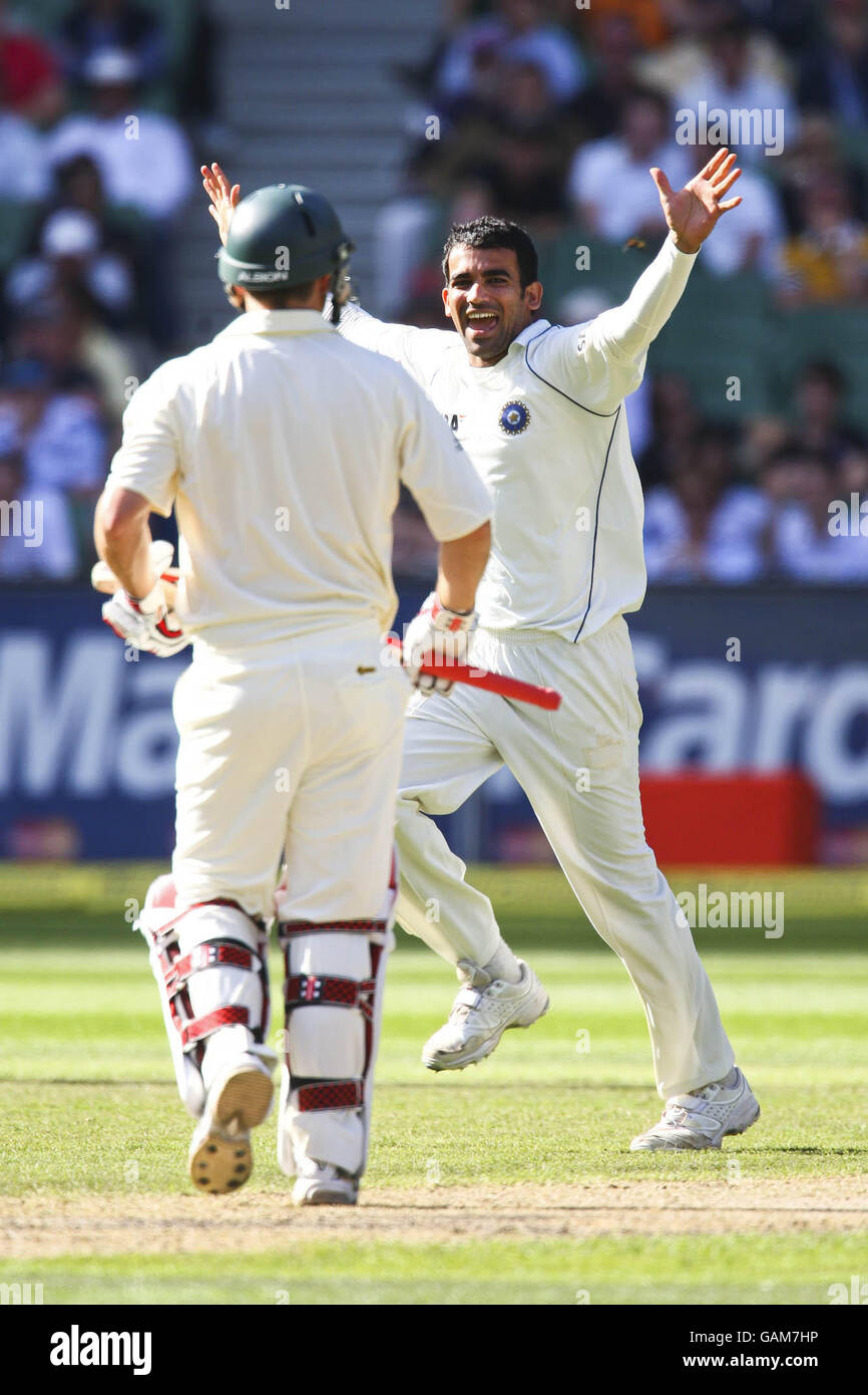 Cricket - 3 Mobile Test Series - First Test - Day Three - Australia v ...