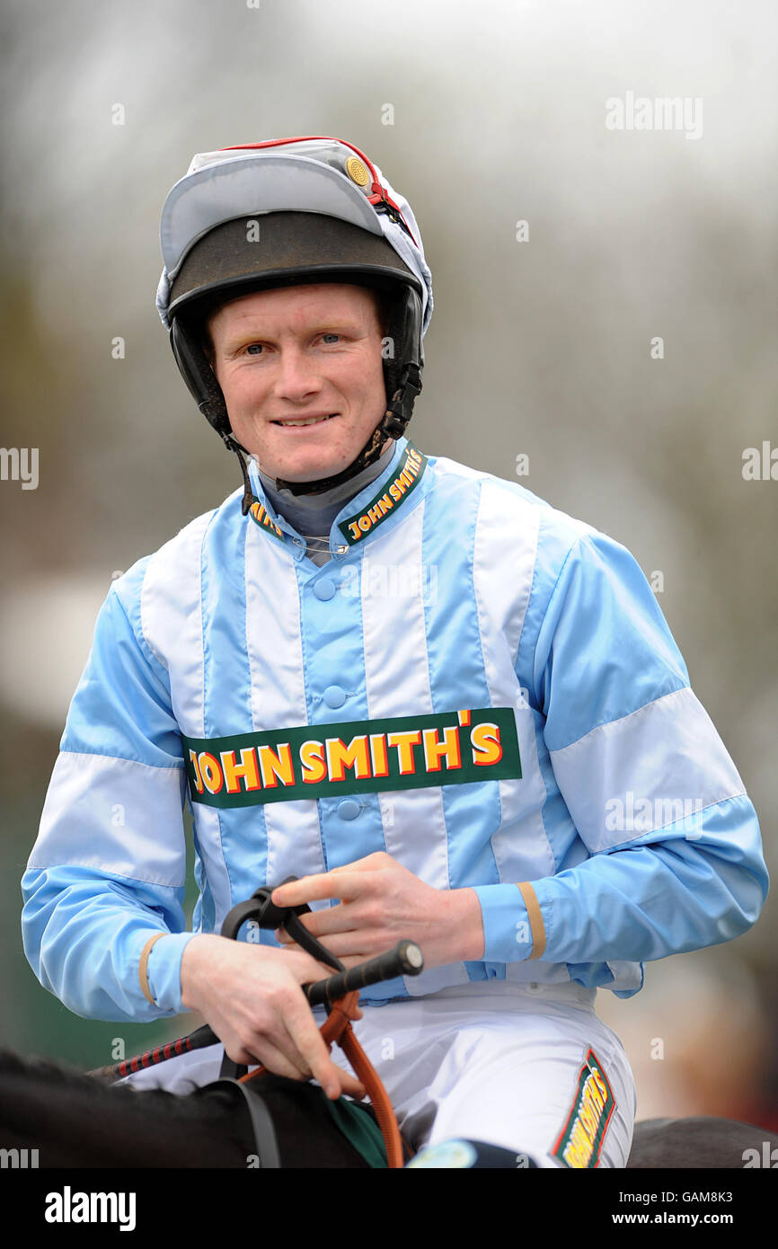 Horse Racing - The 2007 John Smith's Grand National Meeting - Aintree ...