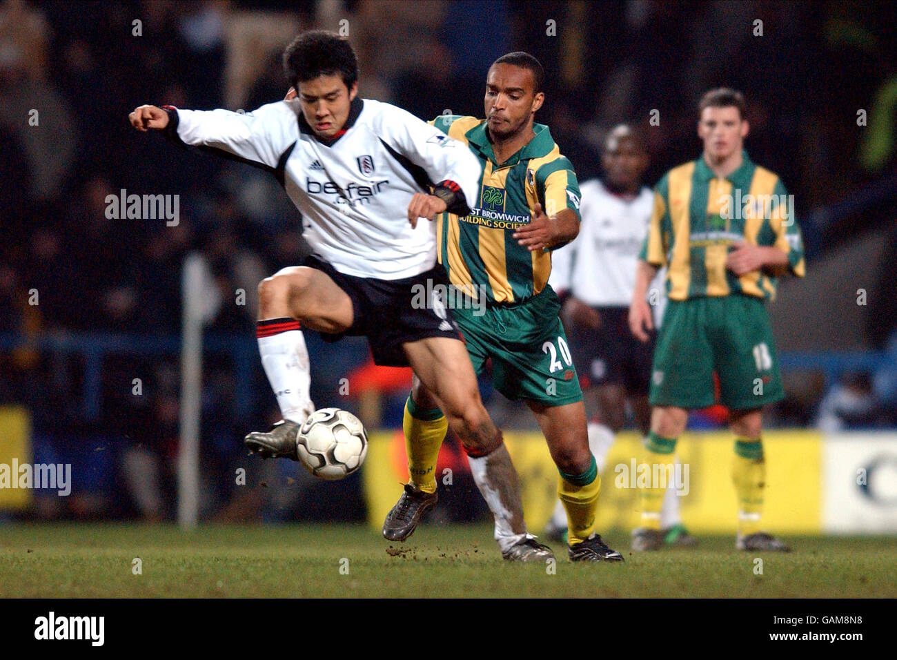 Junichi inamoto of fulham hi-res stock photography and images - Alamy
