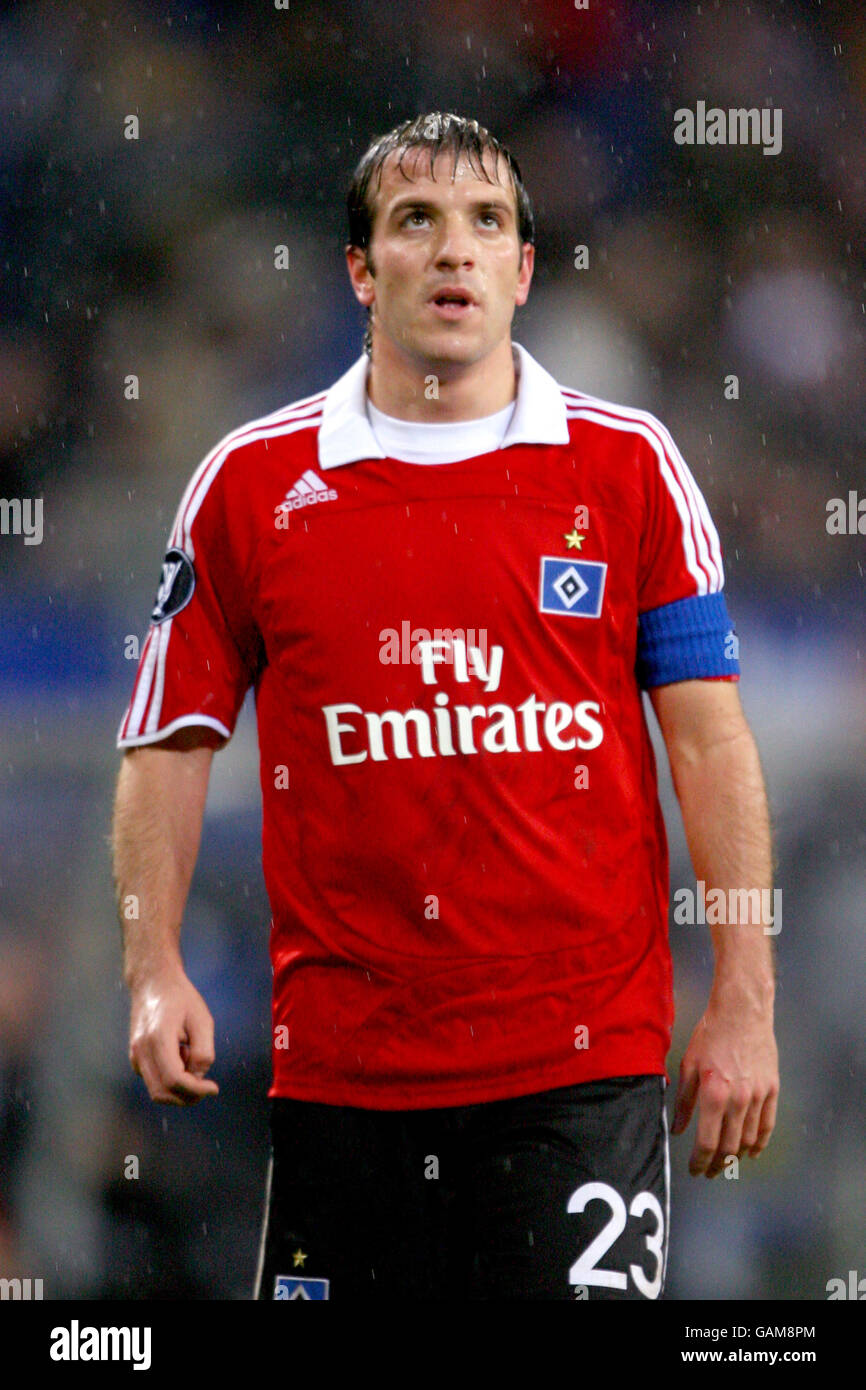 Soccer - UEFA Cup - Fourth Round - Second Leg - Hamburg SV v Beyer ...