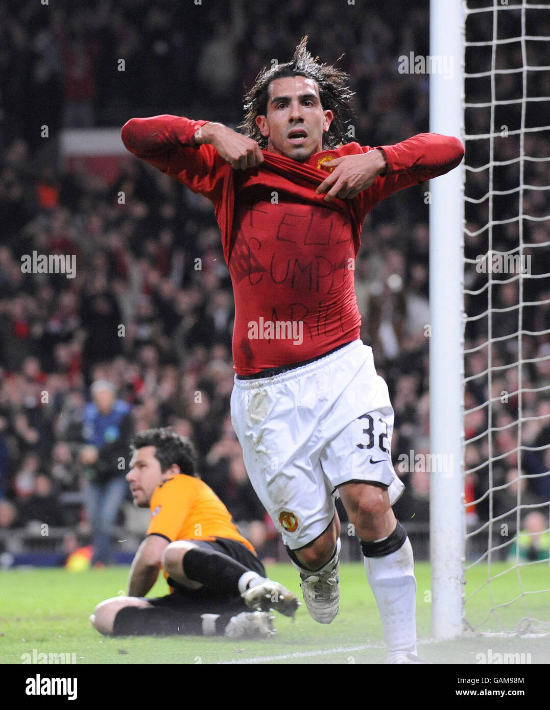 Manchester united player carlos tevez hi-res stock photography and ...