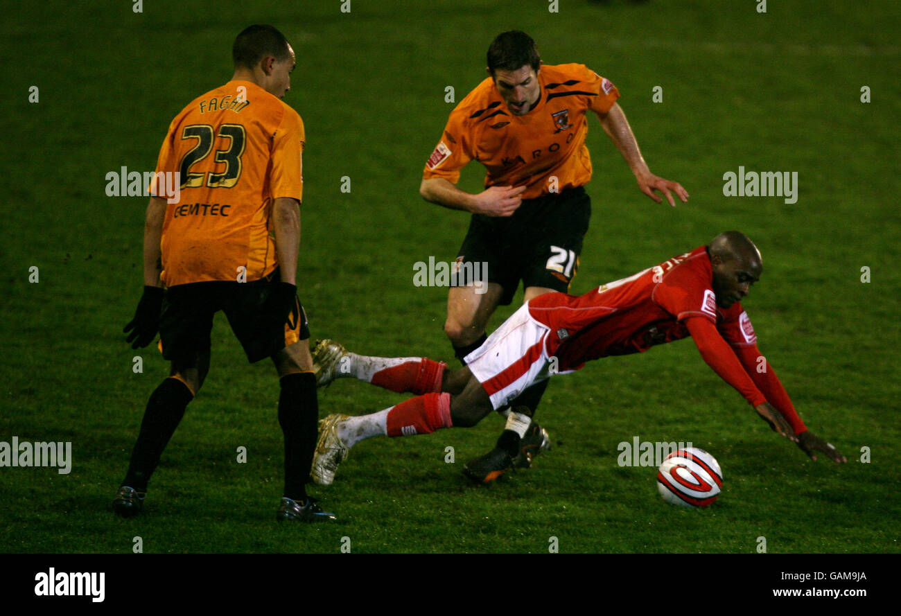 Barnsley's Jamal Campbell Ryce and Hull City's Sam Ricketts and Craig ...
