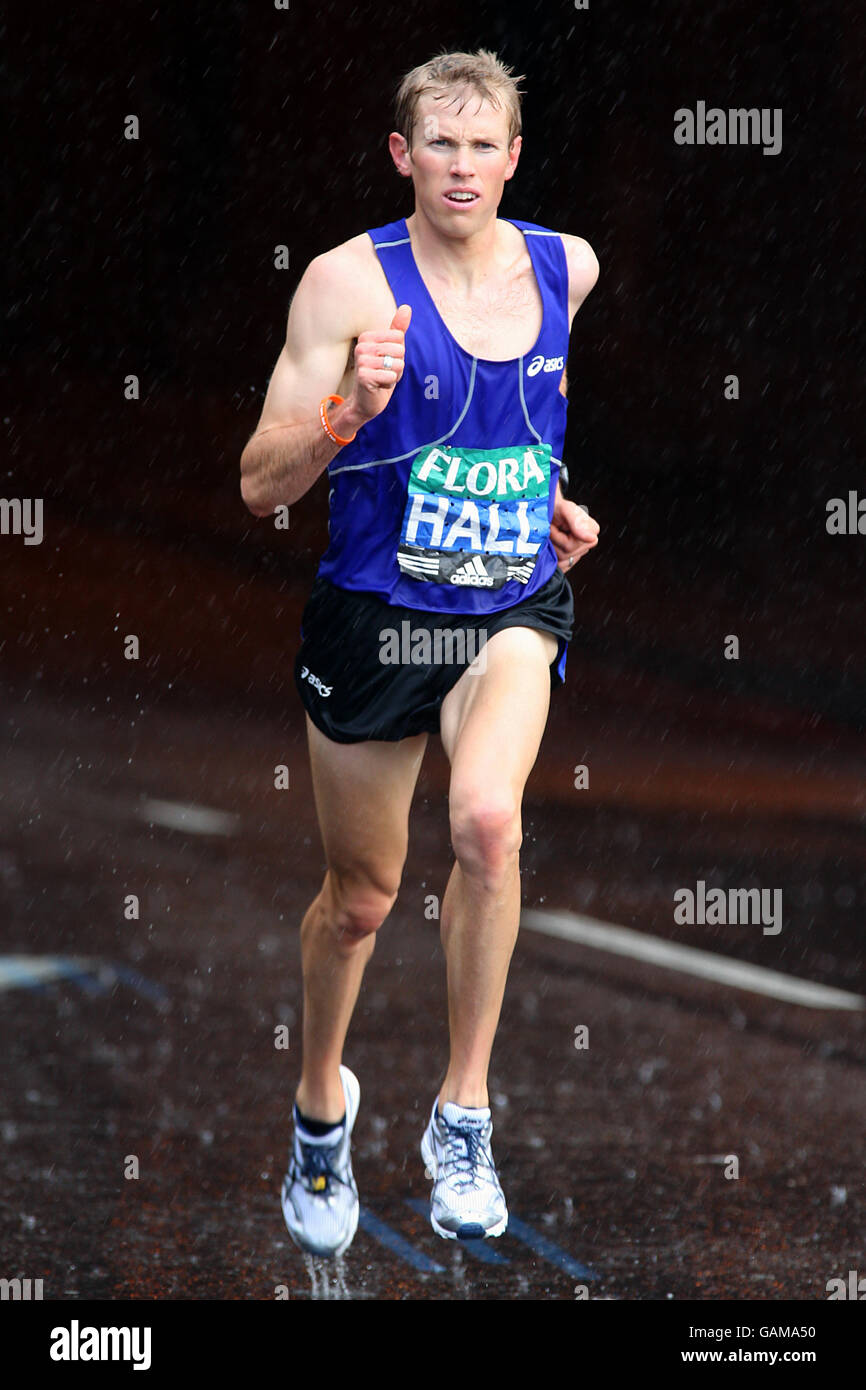 USA's Ryan Hall in action during the Men's Elite Flora London Marathon ...