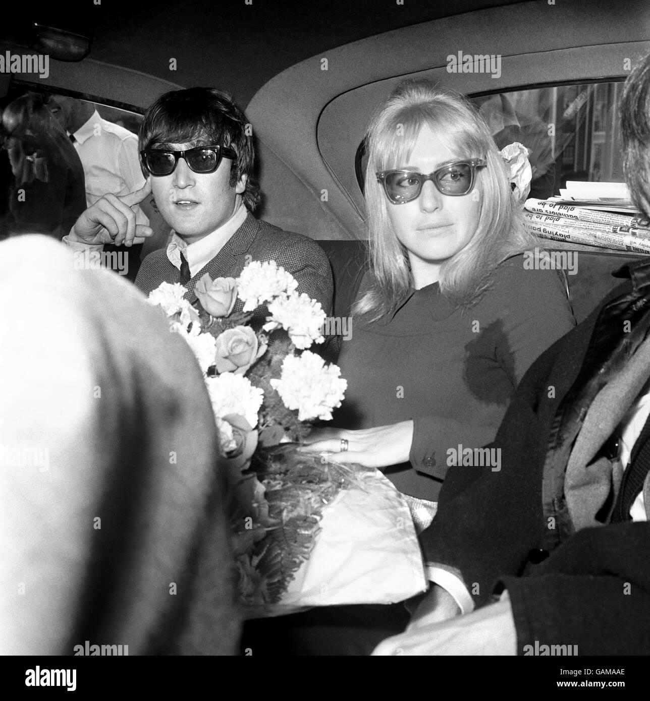 Cynthia lennon and john lennon Black and White Stock Photos & Images ...