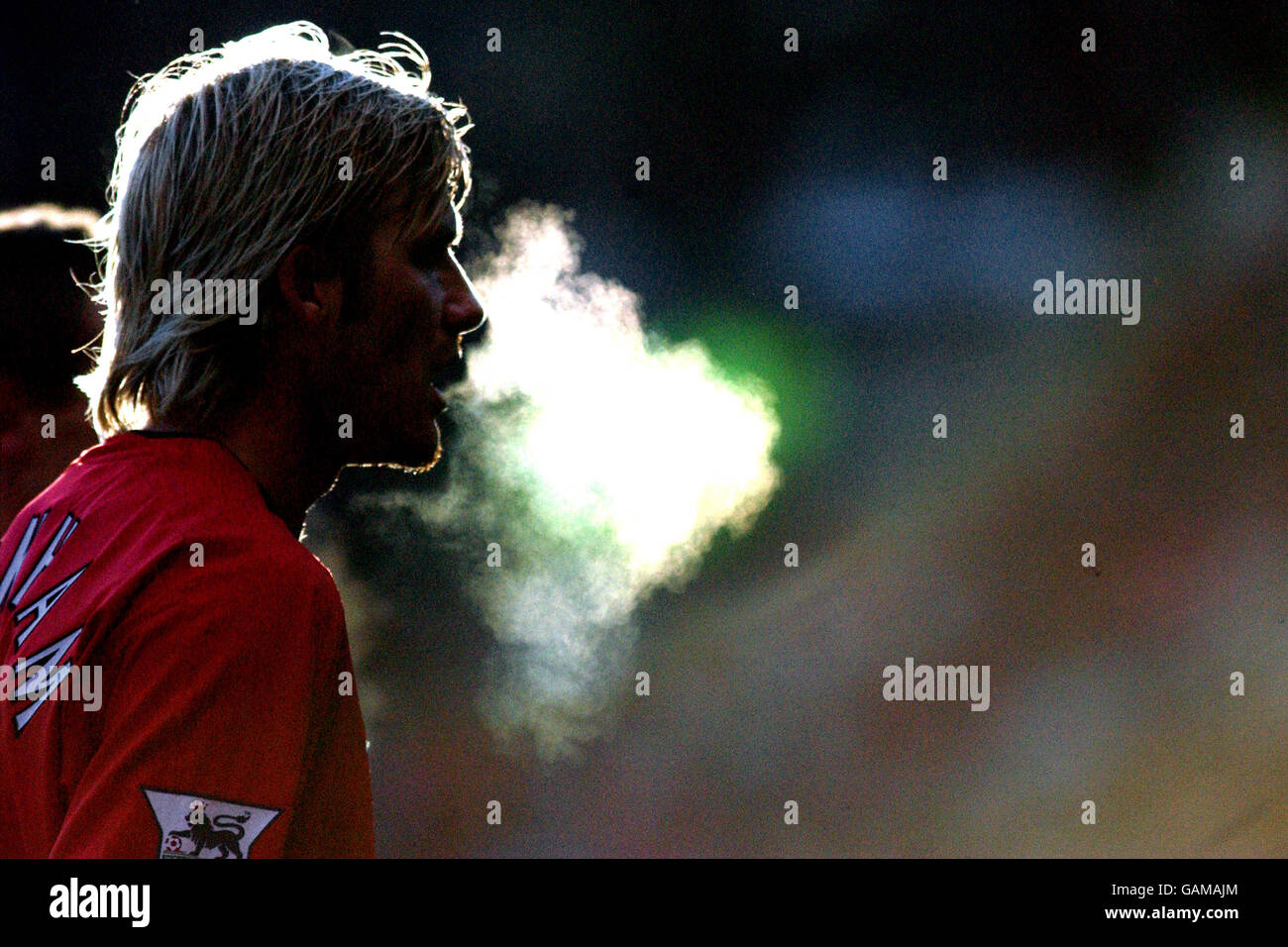Manchester uniteds david beckham in the cold hi-res stock photography ...