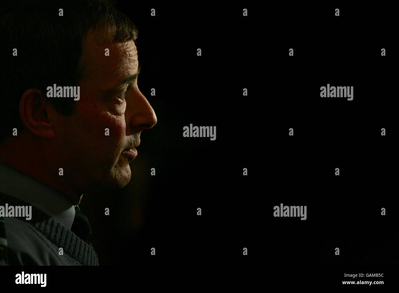 Chief of the Air Staff, Air Chief Marshal Sir Glenn Torpy, speaks to ...