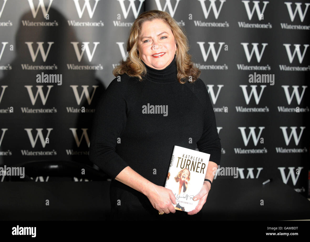 Actress kathleen turner hi-res stock photography and images - Alamy