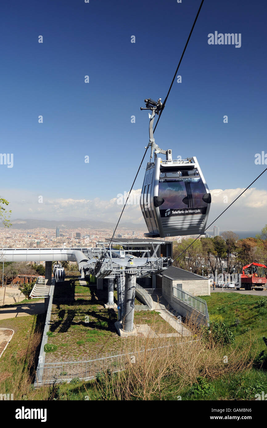 The teleferic de montjuic overlooks the city of barcelona hi-res stock ...