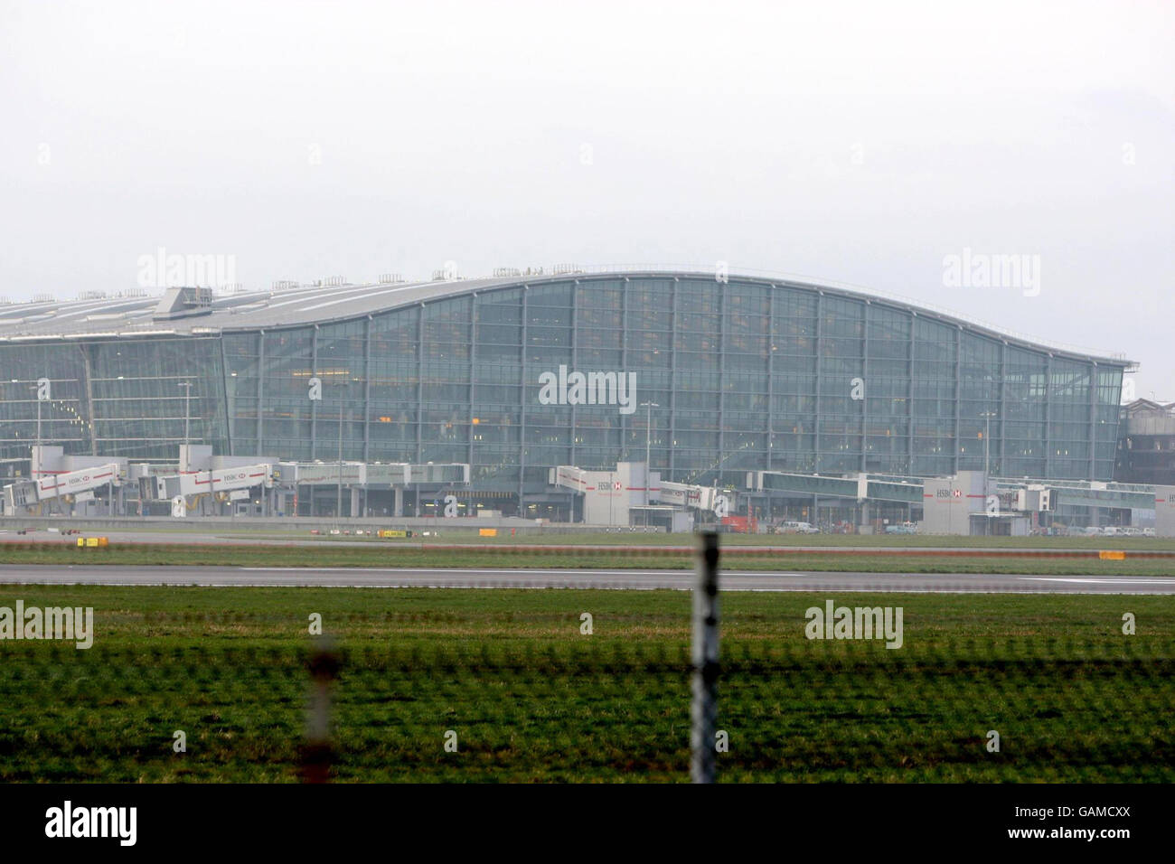 Heathrow Terminal 5 Exterior High Resolution Stock Photography and ...
