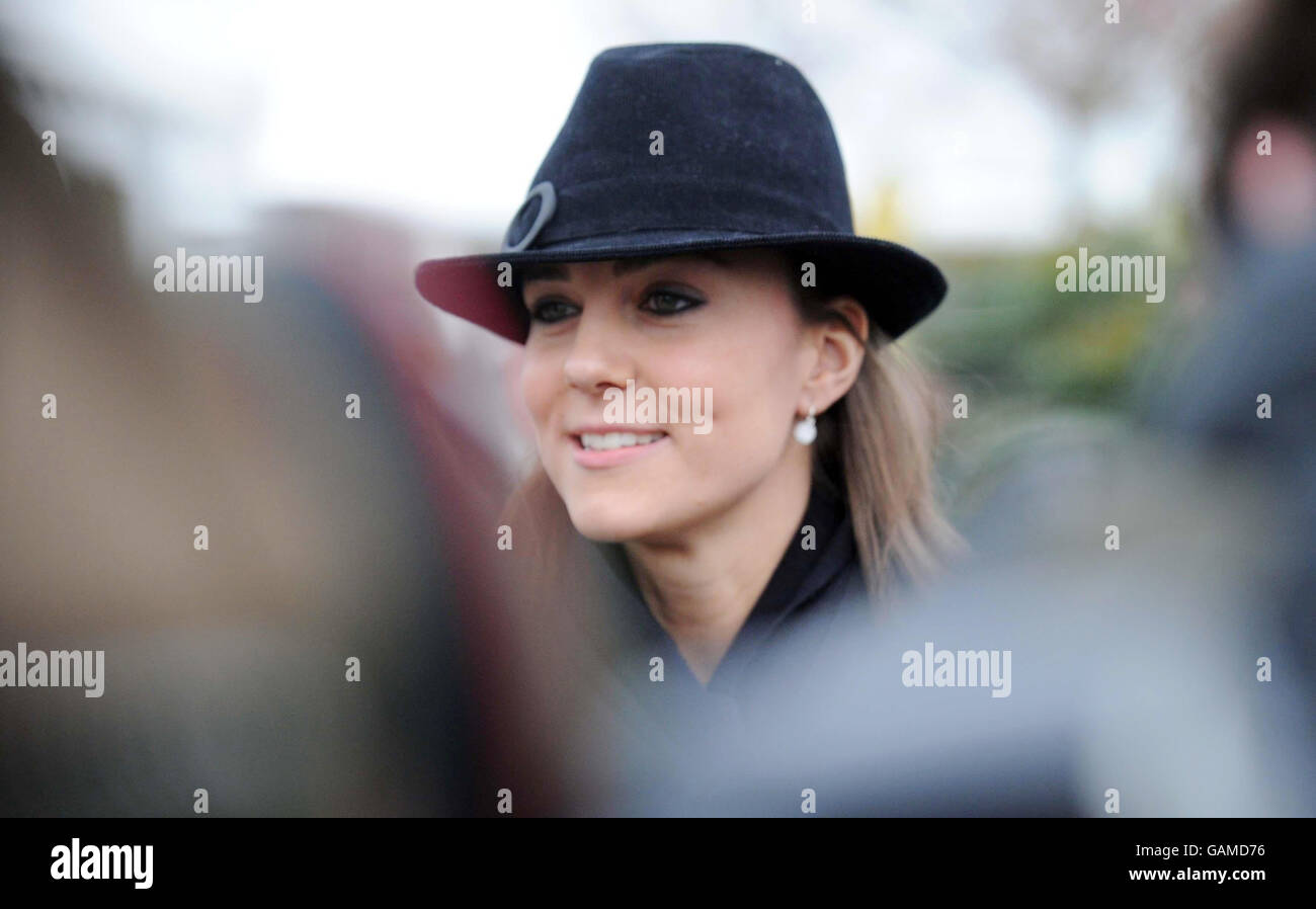 Kate Middleton arrives for the last day of the Cheltenham National Hunt ...