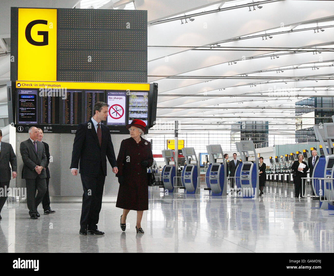 Queen elizabeth terminal heathrow hi-res stock photography and images ...