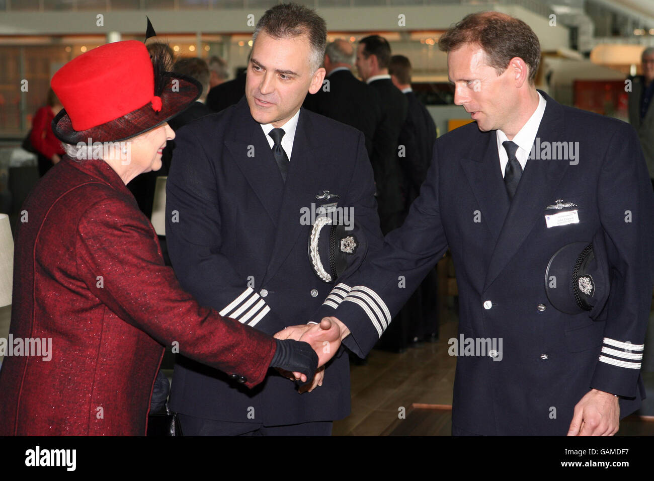 Queen elizabeth terminal heathrow hi-res stock photography and images ...
