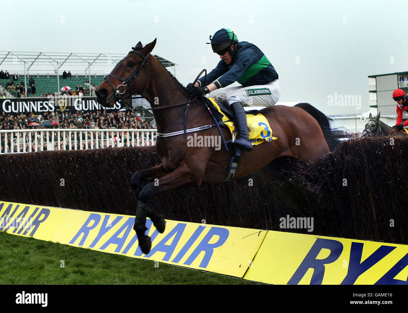 Knight on horse hi-res stock photography and images - Alamy