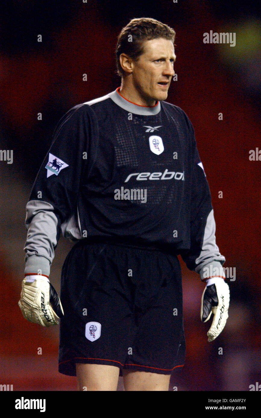 Bolton wanderers goalkeeper kevin poole hi-res stock photography and ...
