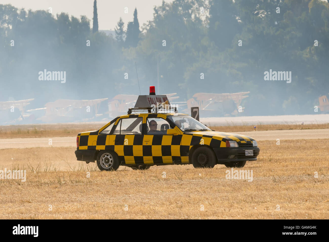 Black and yellow helicopter hi-res stock photography and images - Alamy