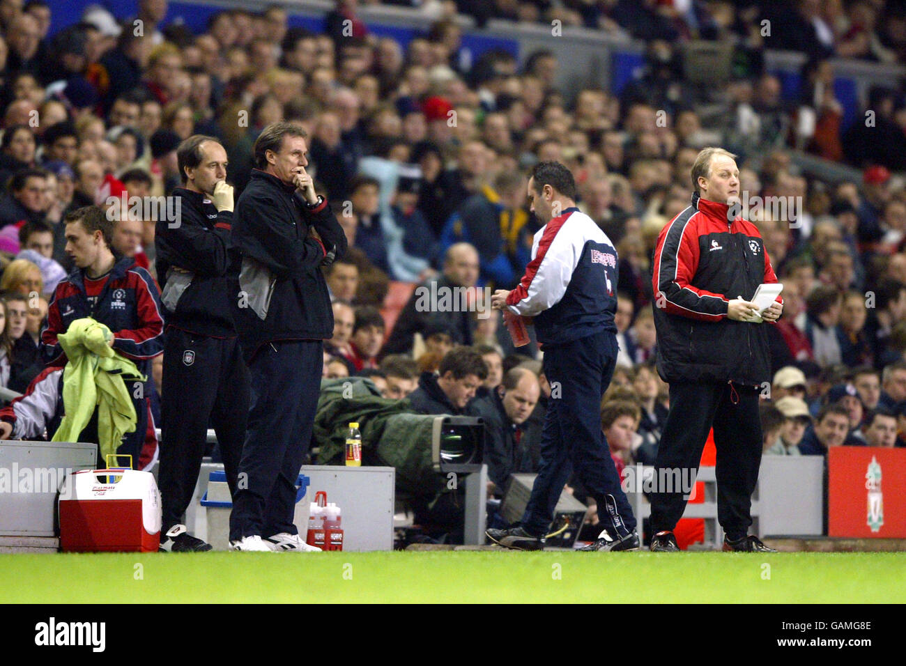 Liverpool's Phil Thompson and Sheffield United's Assistant manager ...