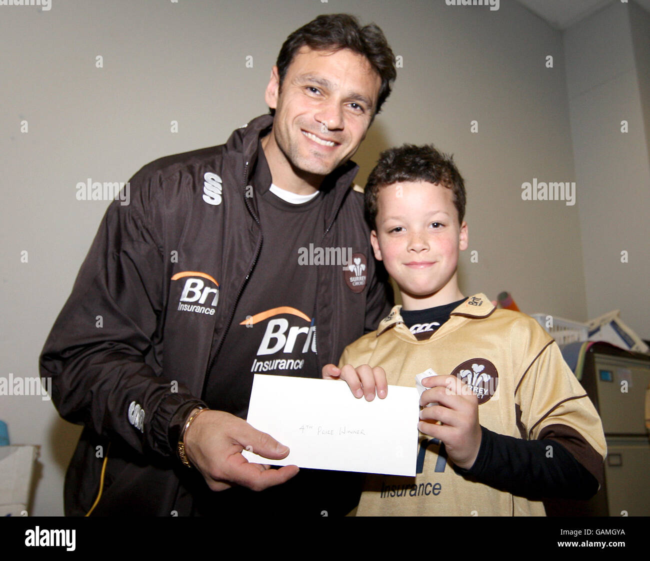 Surreys mark ramprakash l poses raffle winner guildford cricket show hi ...