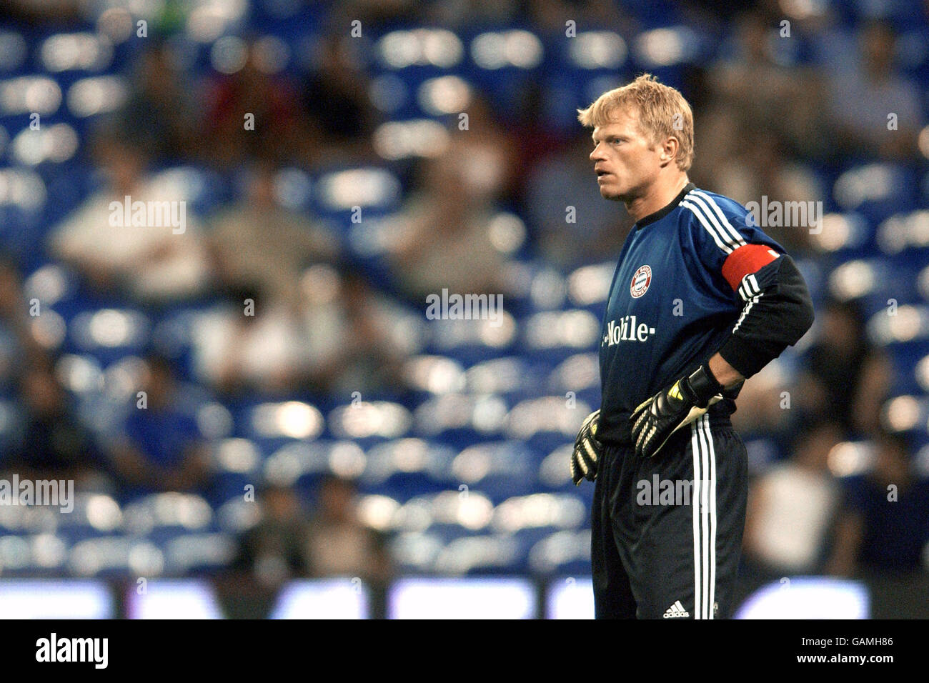 Bayern munich v real madrid bayern munich goalkeeper oliver kahn hi-res ...