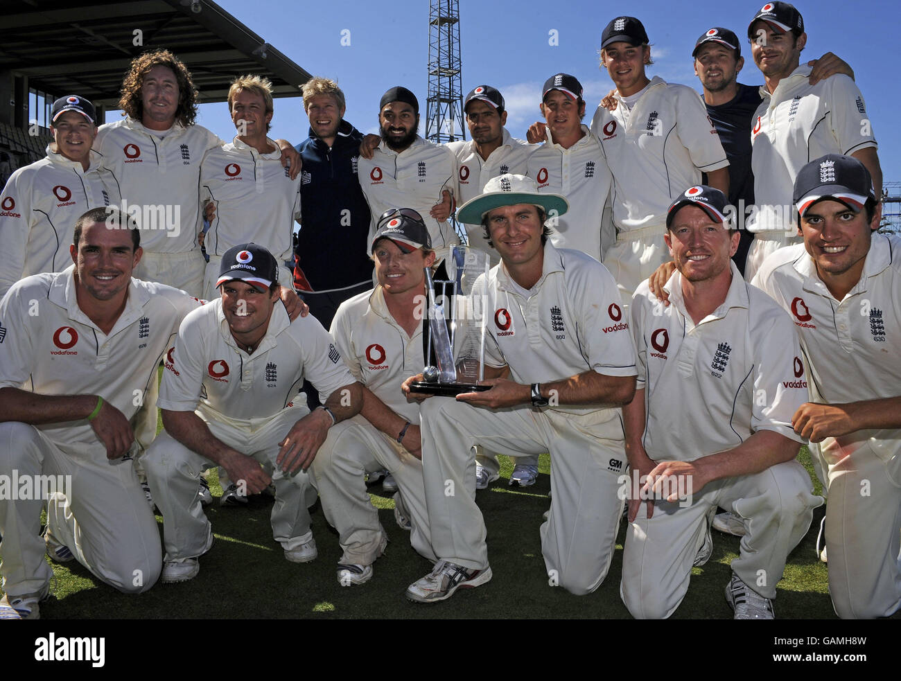 Captain new zealand cricket team hi-res stock photography and images ...