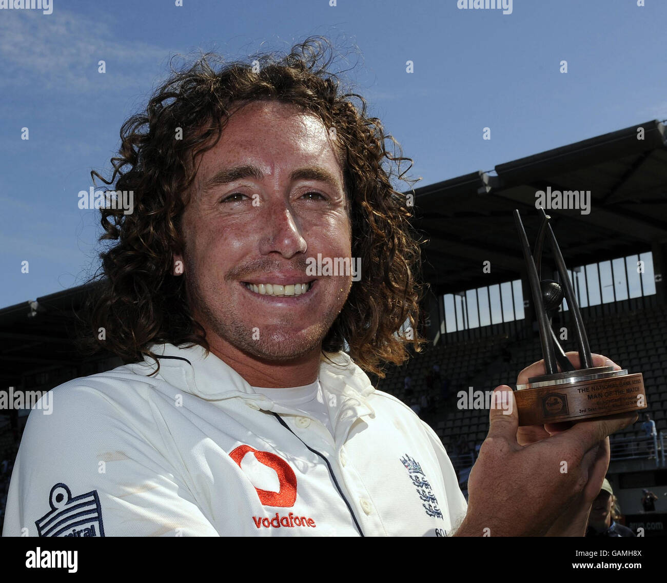 Head shot headshot portrait eye contact smile smiles smiling england hi ...