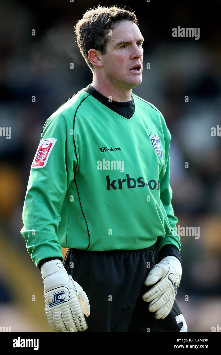 Gillingham goalkeeper derek stillie hi-res stock photography and images ...