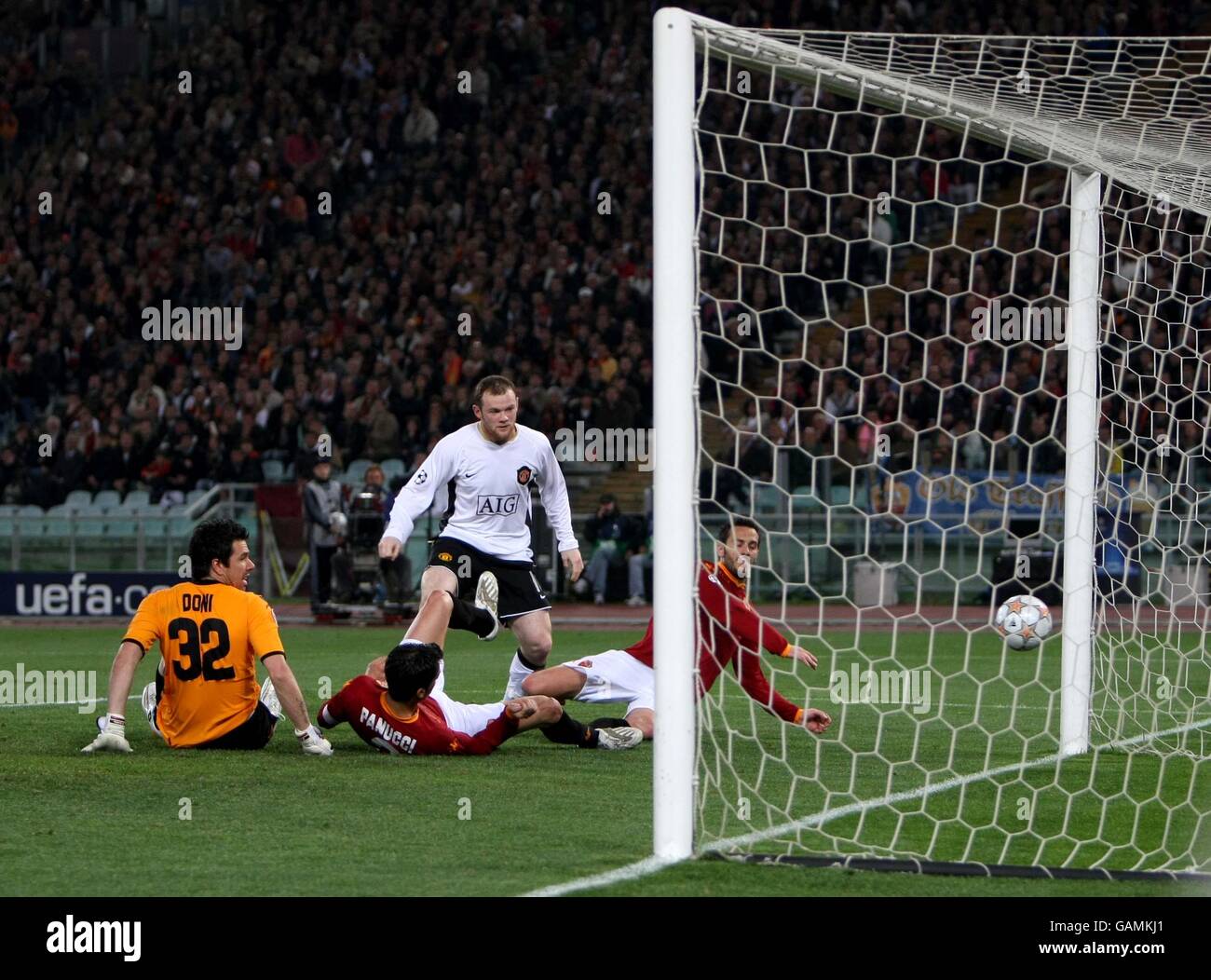 Soccer - UEFA Champions League - Quarter Final - Roma v Manchester ...