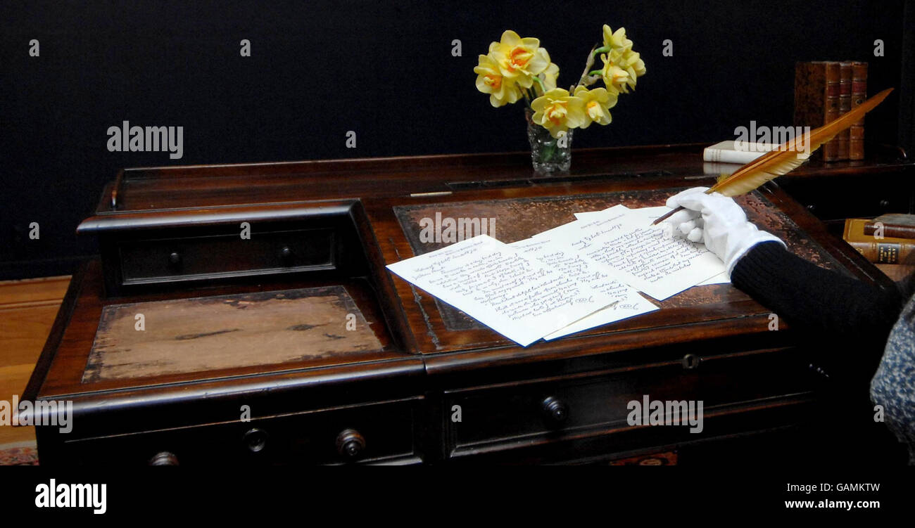 Dickens desk hi-res stock photography and images - Alamy