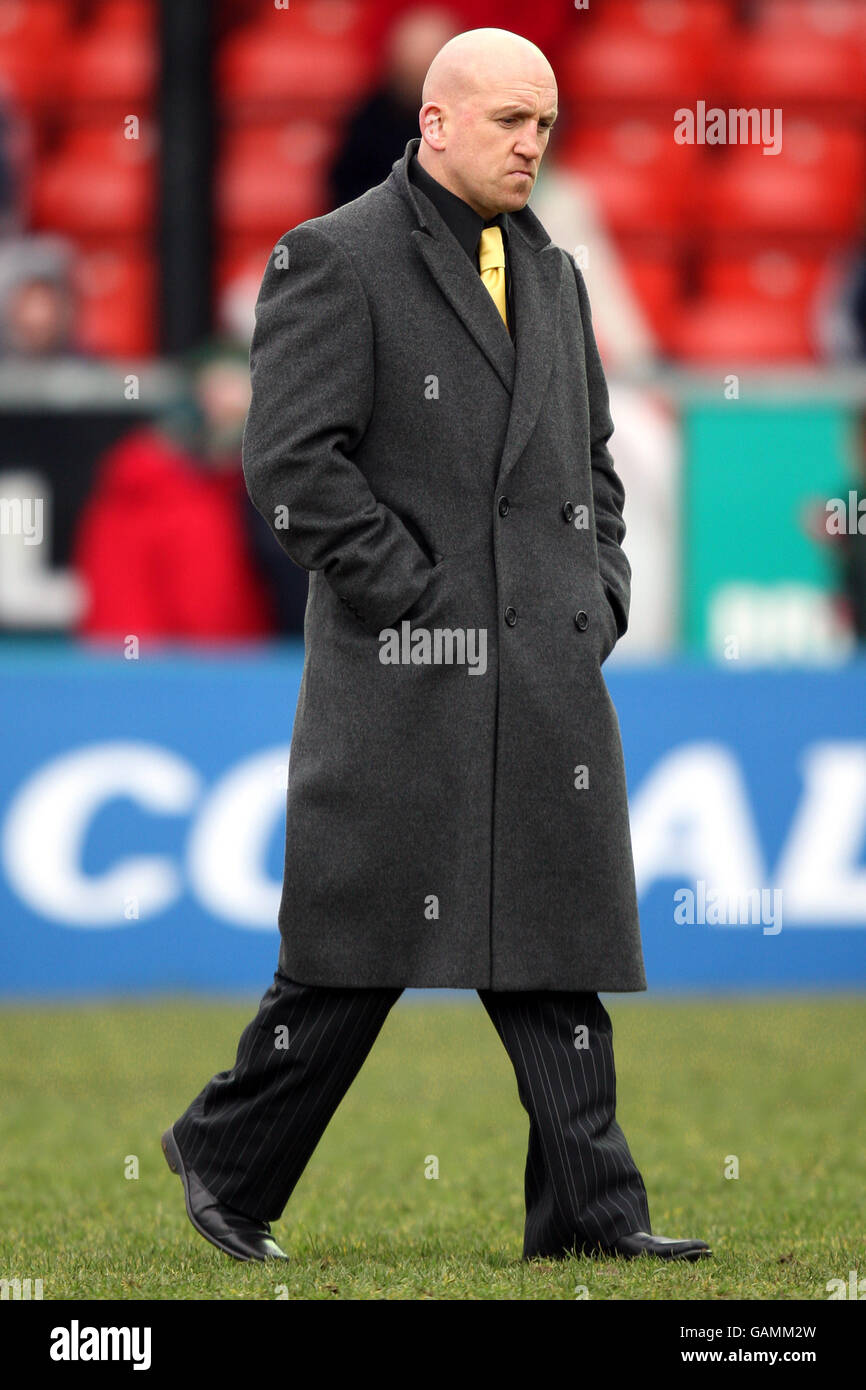 London wasps defence coach shaun edwards hi-res stock photography and ...
