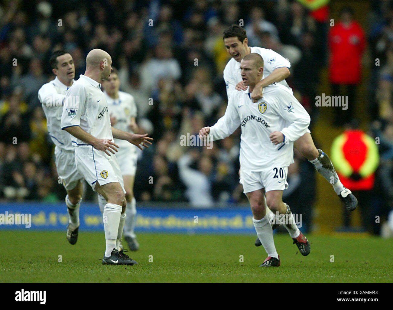 Danny mills and paul okon hi-res stock photography and images - Alamy