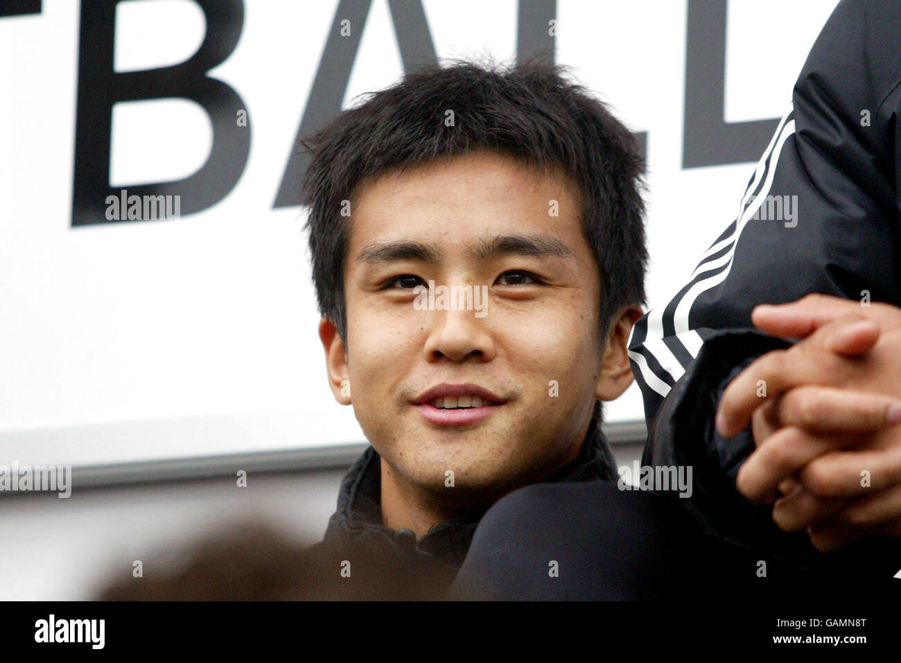 Junichi inamoto of fulham hi-res stock photography and images - Alamy