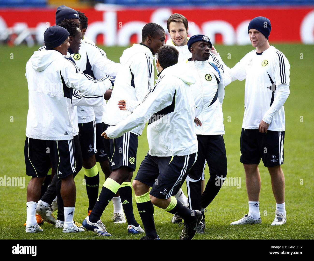 Chelsea players training session stamford bridge hi-res stock ...