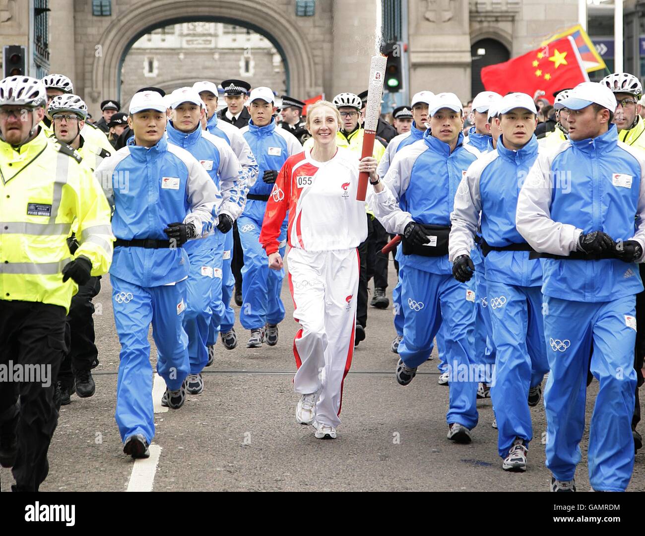 Paula radcliffe at tower bridge hi-res stock photography and images - Alamy