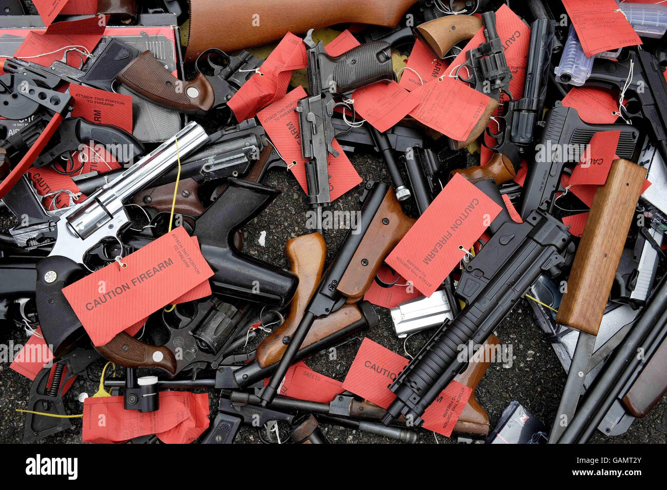 Fake firearms hi-res stock photography and images - Alamy