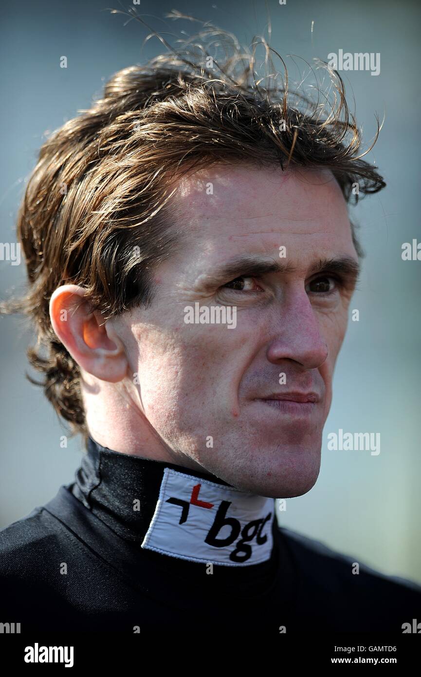 Horse Racing - The 2008 John Smith's Grand National Meeting - Aintree ...