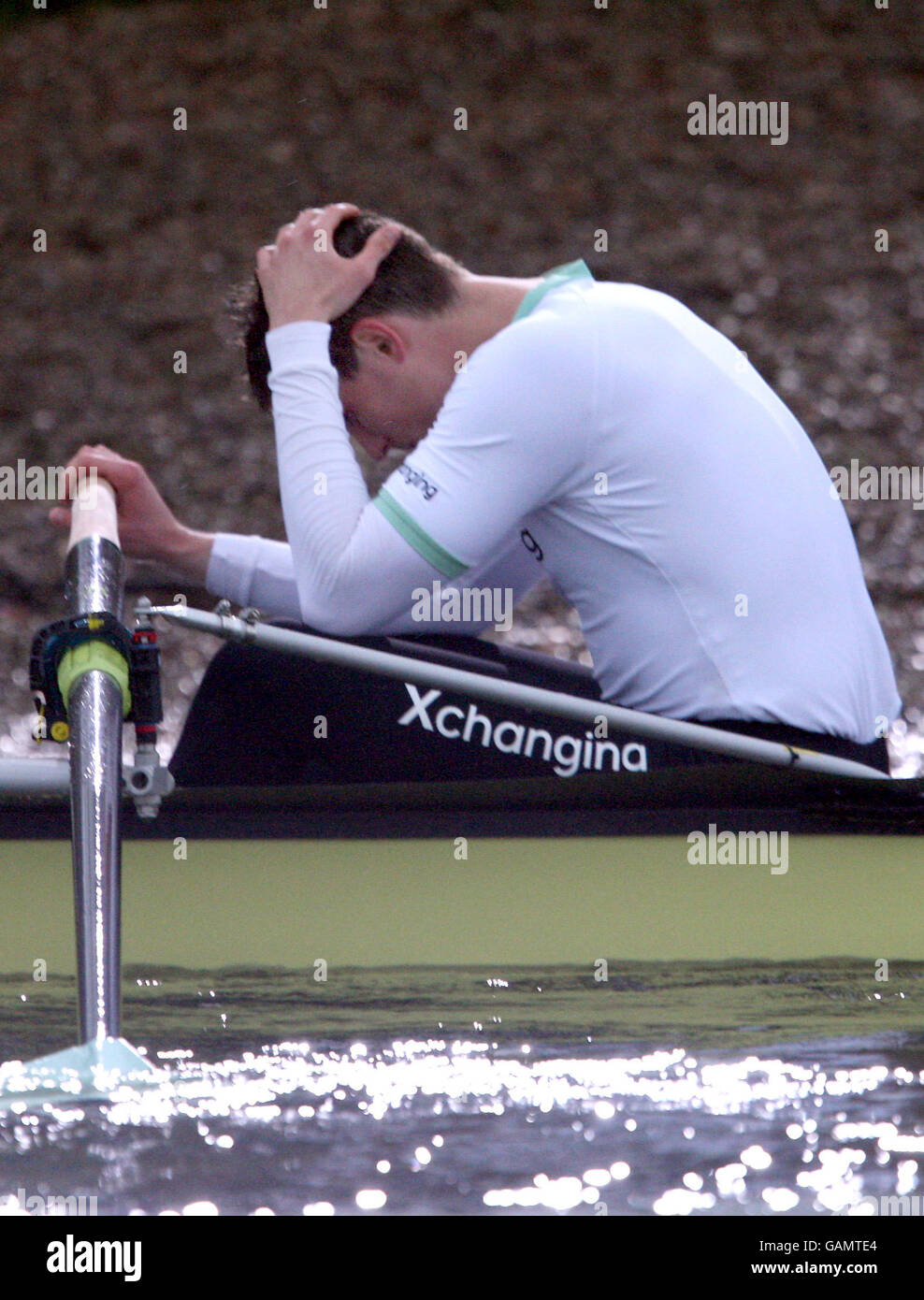 Rowing the boat race 2008 river thames hi-res stock photography and ...