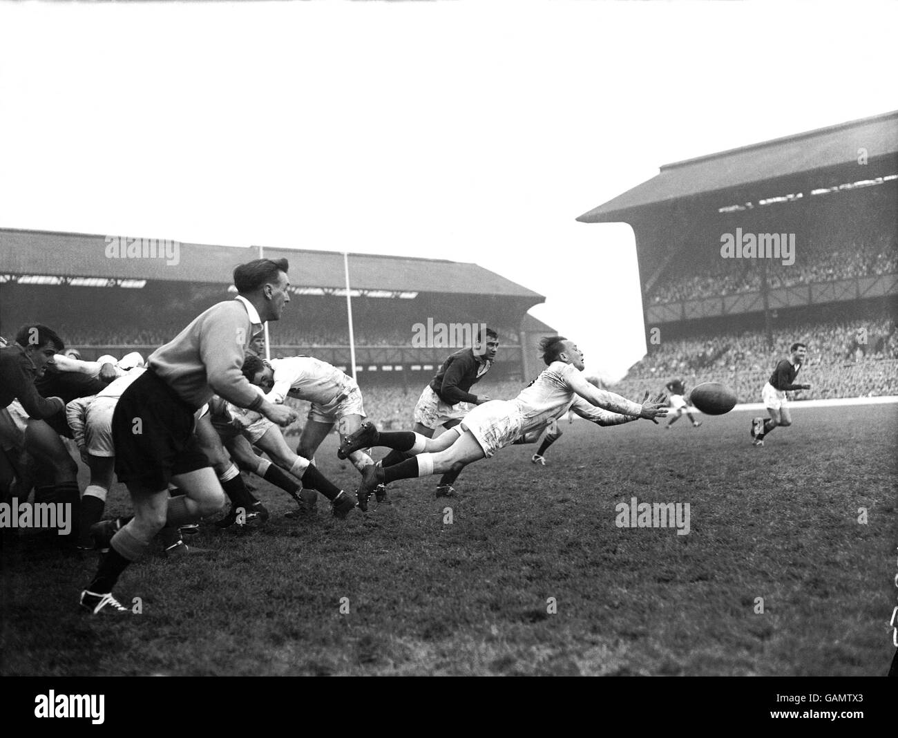 Rugby union action scrum Black and White Stock Photos & Images - Alamy