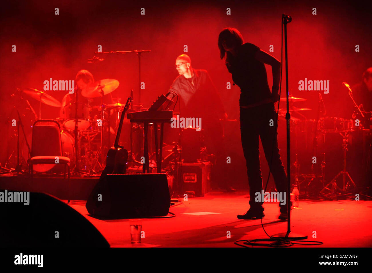 Beth gibbons portishead hi-res stock photography and images - Alamy