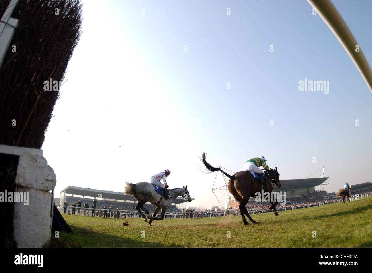 Kempton races hi-res stock photography and images - Alamy