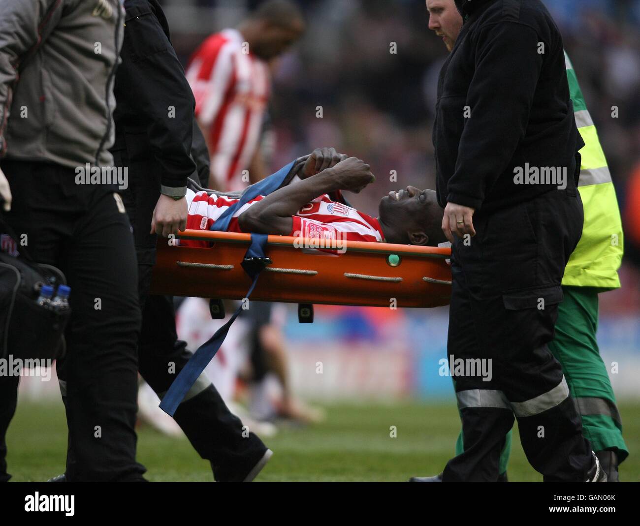 Stretcher football game hi-res stock photography and images - Alamy