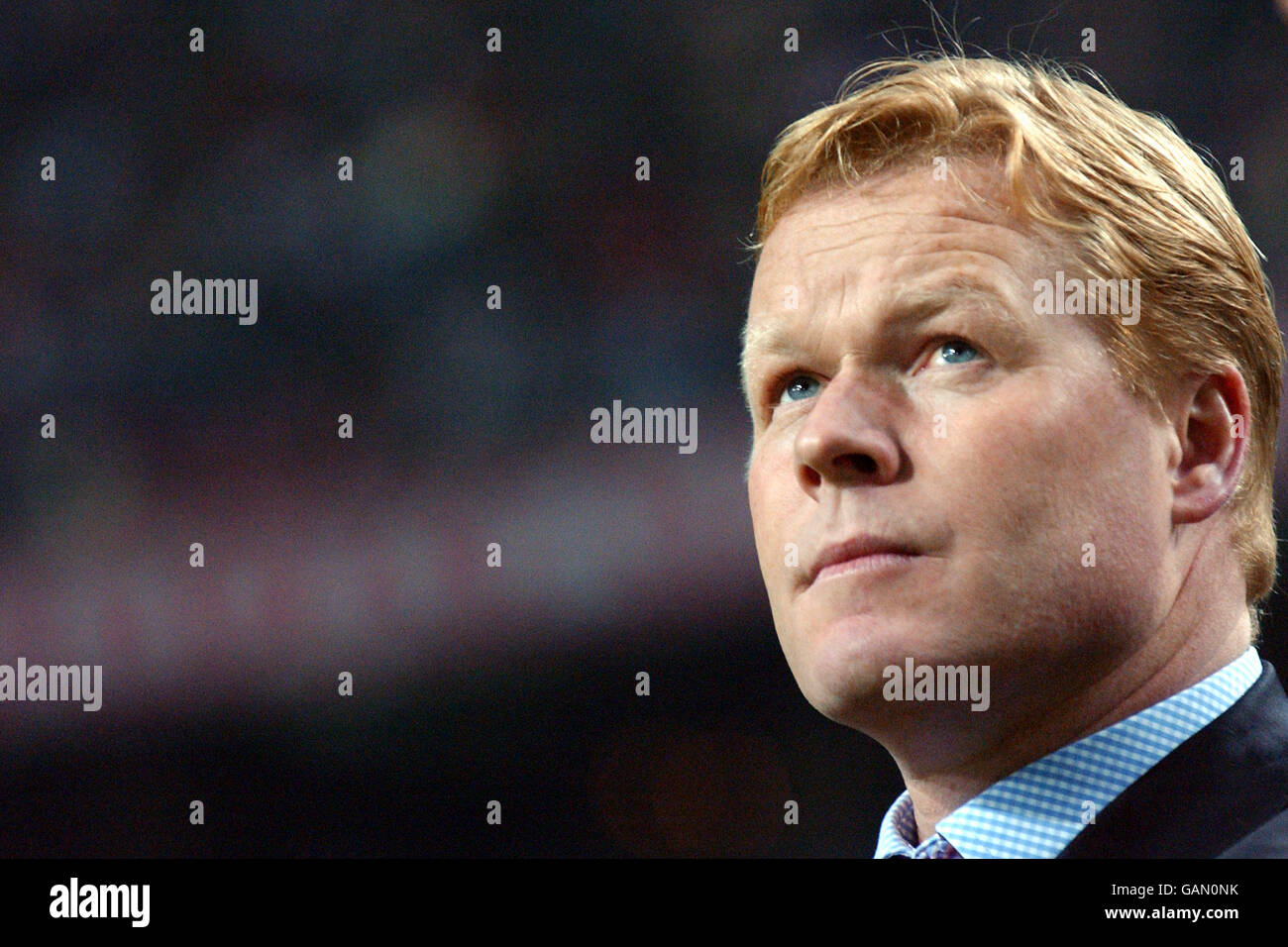 Ronald koeman ajax hi-res stock photography and images - Alamy