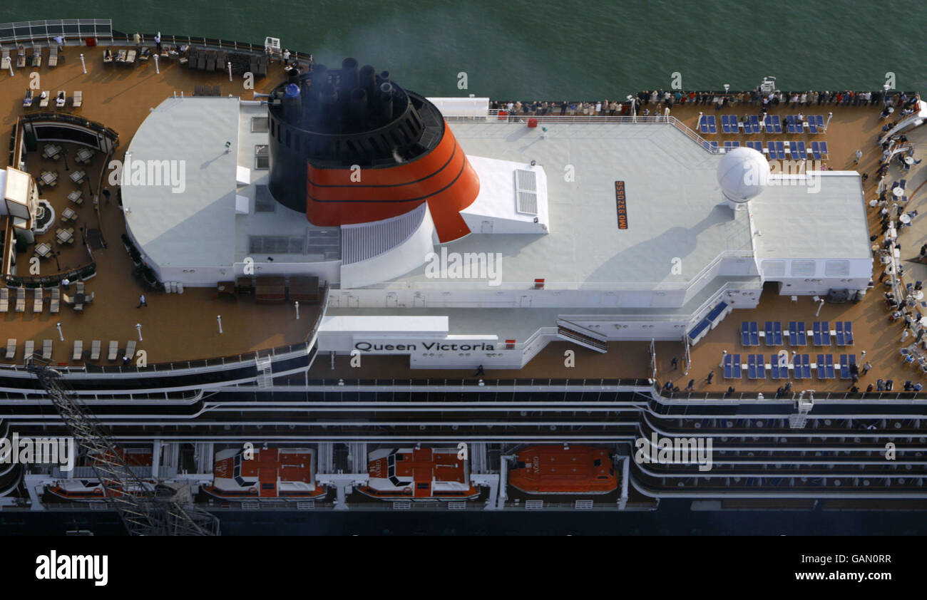 Cunard's Queen Victoria in port at Southampton Docks Stock Photo - Alamy