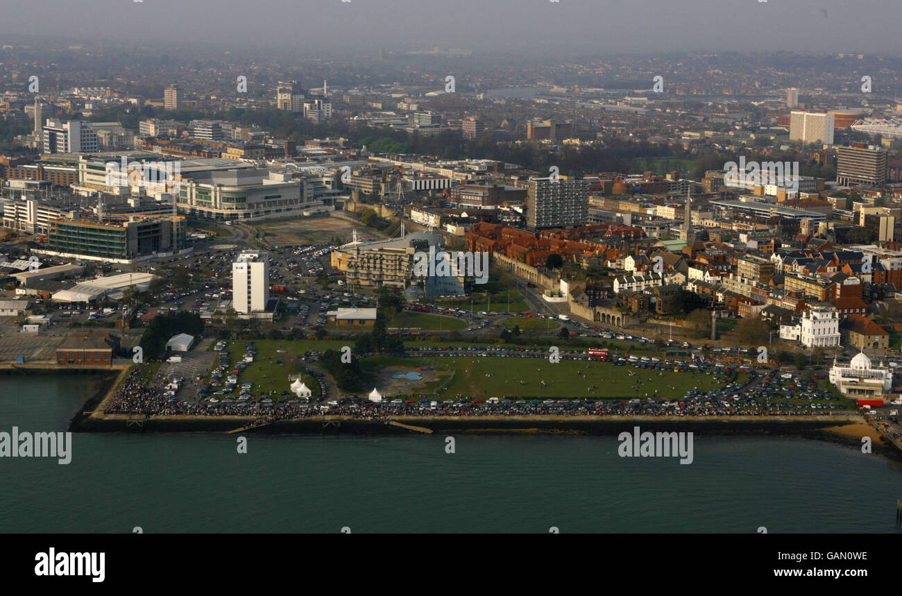 Mayflower park in southampton city behind hi-res stock photography and images - Alamy
