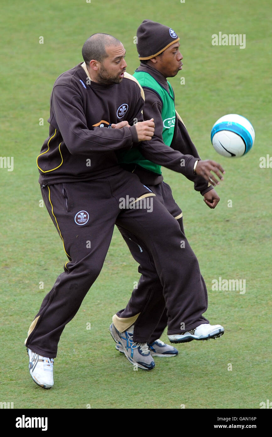 Surreys scott newman warm up hi-res stock photography and images - Alamy