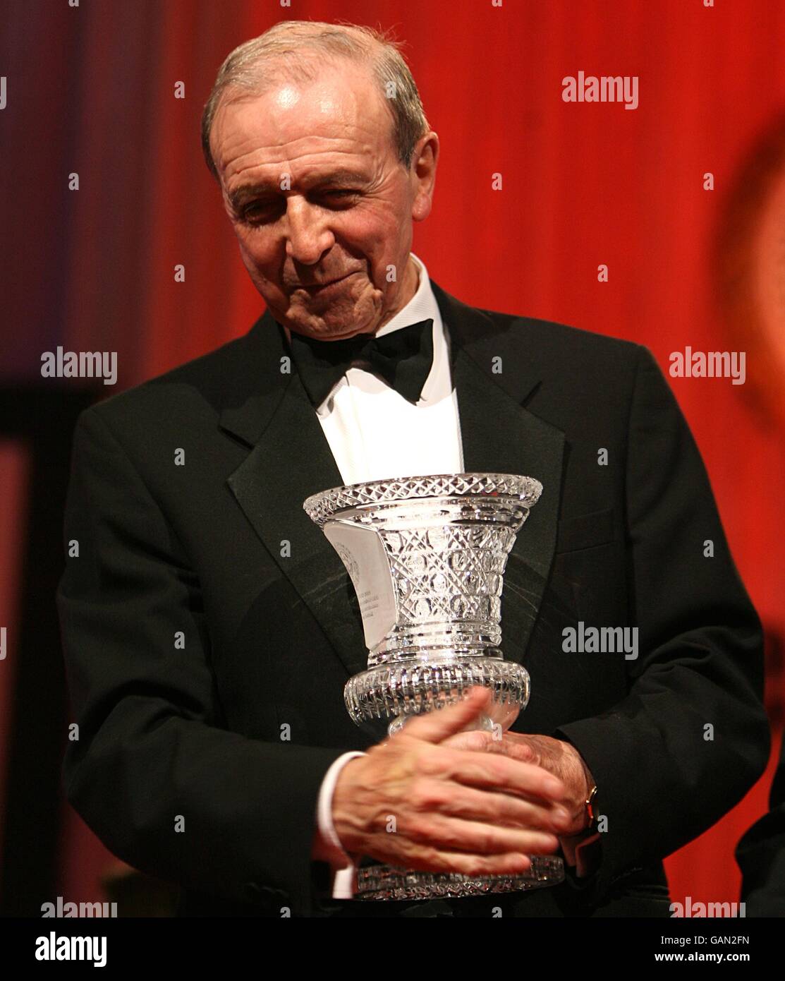 Jimmy Armfield is emotional after recieing the PFA's 20078 Merit Award ...