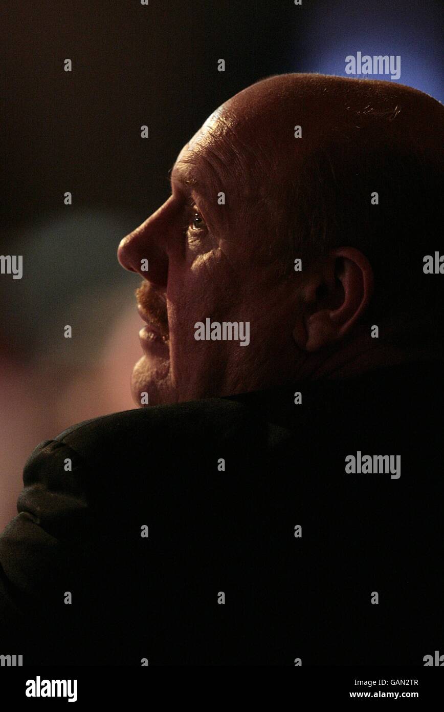The fa chief executive brian barwick hi-res stock photography and ...