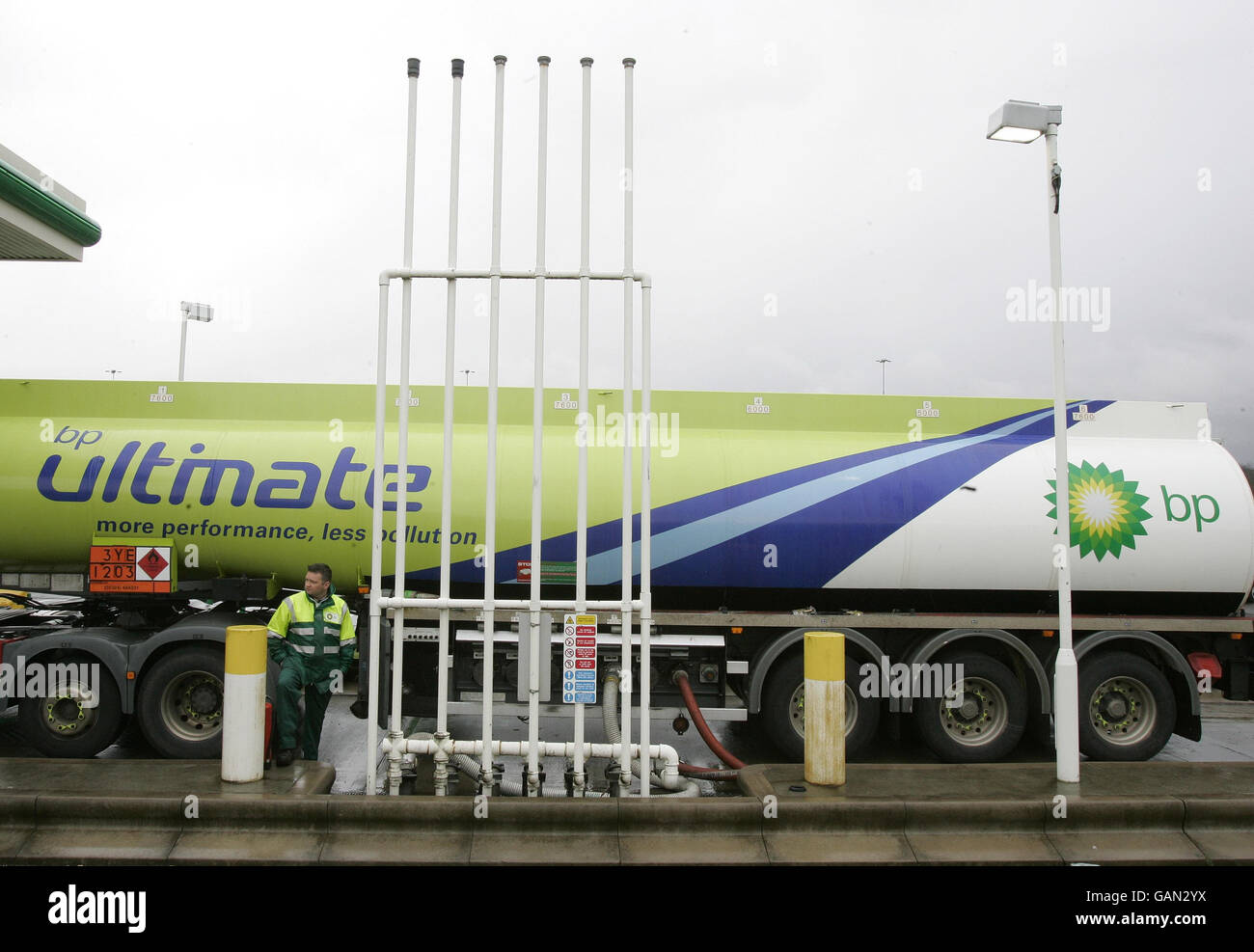 Oil refinery workers strike Stock Photo - Alamy