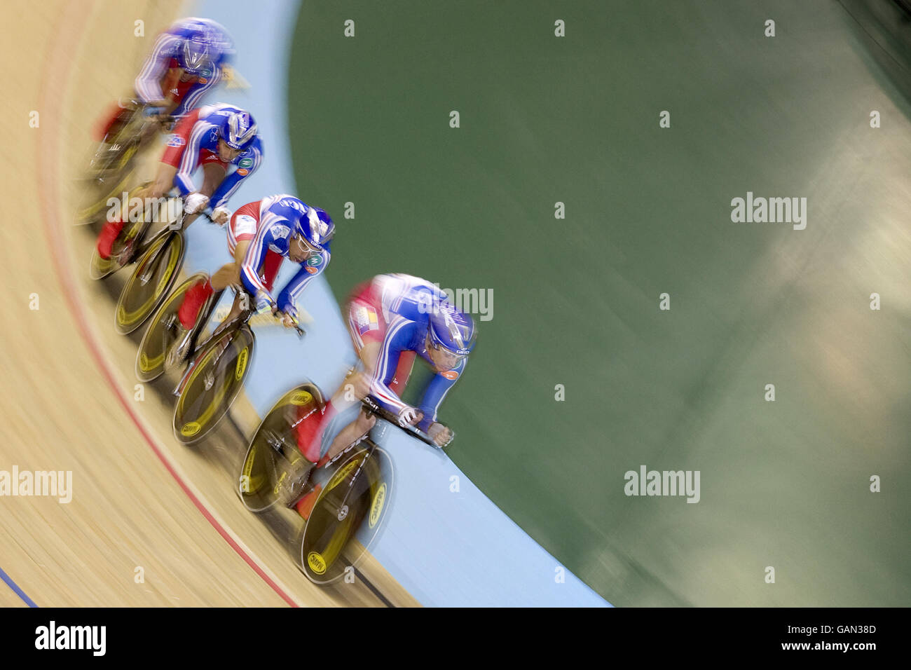 The French team complete during the Men's Team Pursuit qualifying ...