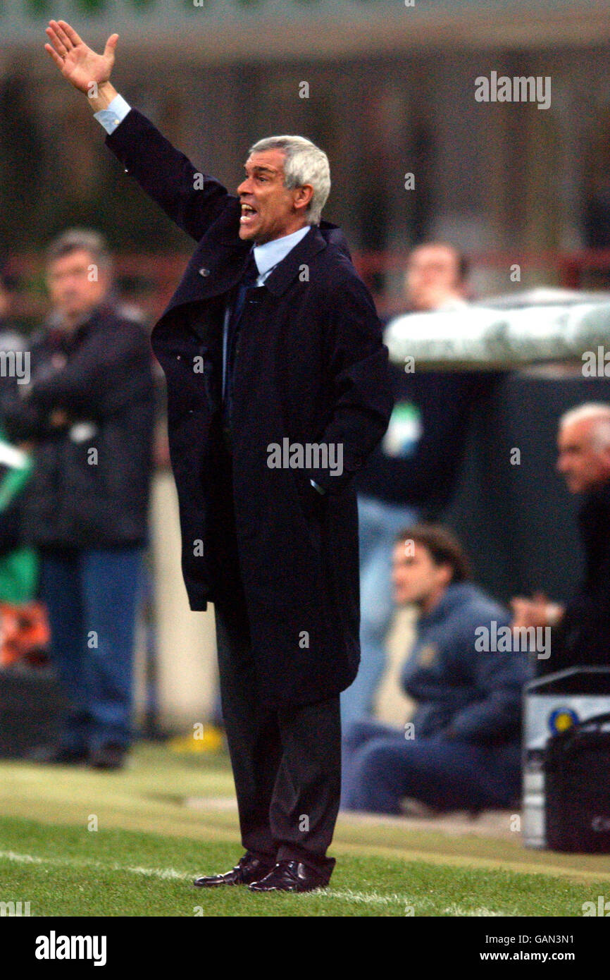 Hector cuper inter hi-res stock photography and images - Alamy