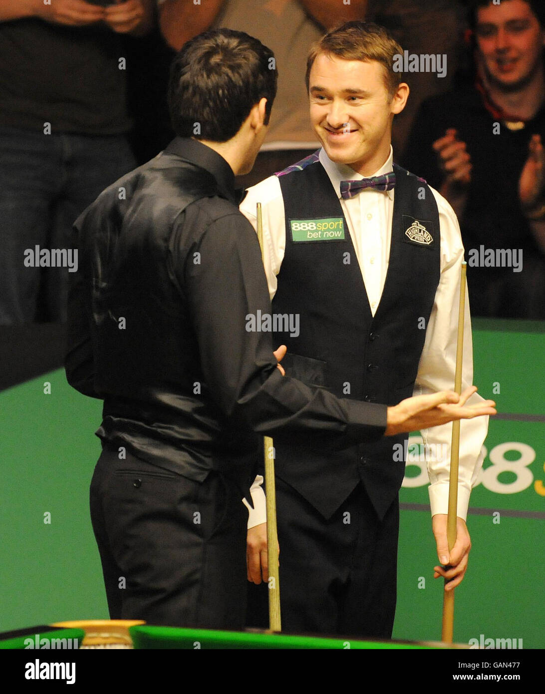 Snooker stephen hendry ronnie osullivan hi-res stock photography and ...