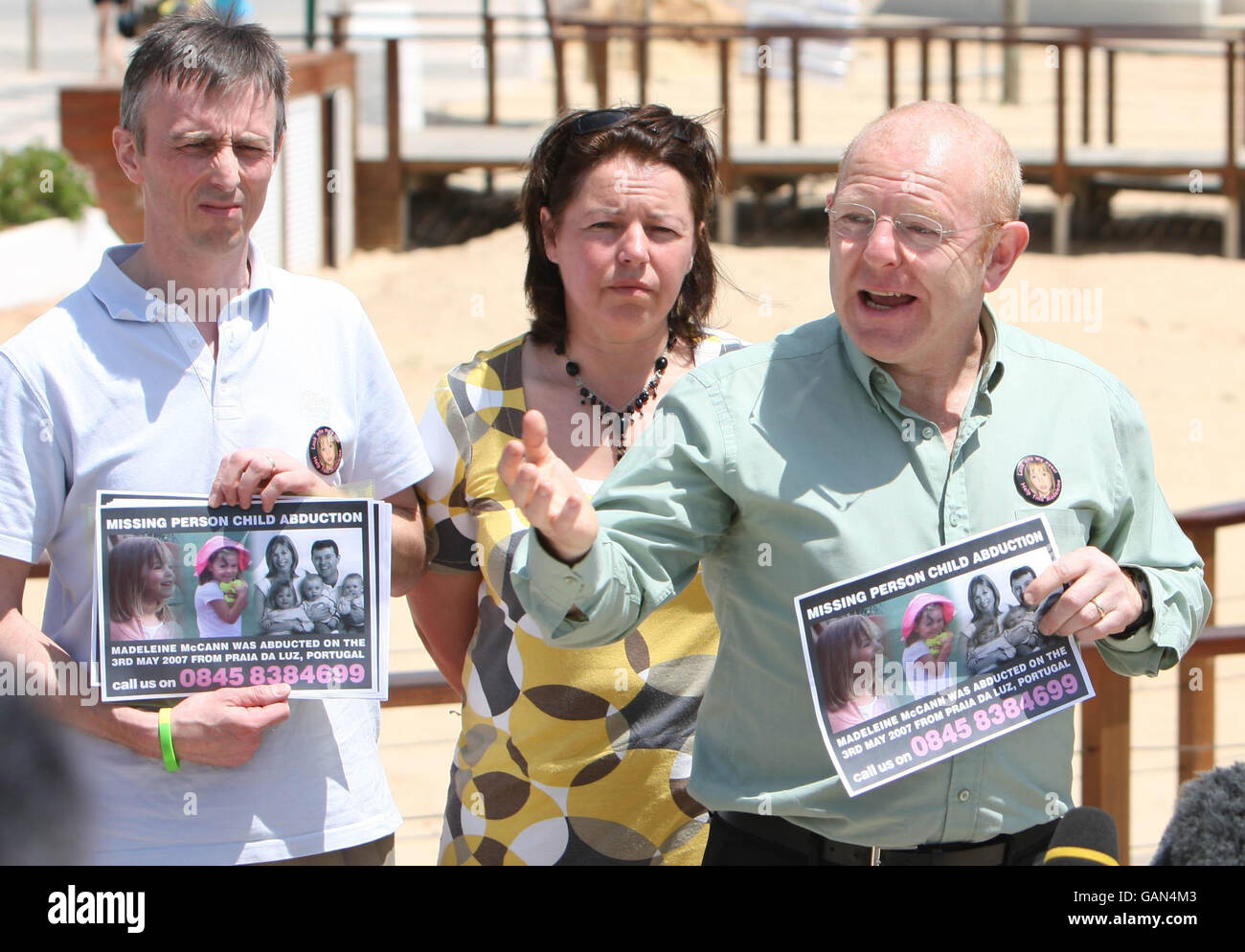 Alongside kate mccanns sister trish cameron and her husband sandy hi ...